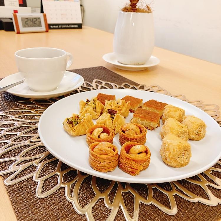 おいしい焼き菓子 バクラヴァ ミックス 215g アラビックスィーツ代表格の ナッツたっぷりパイ 菓子 バクラバ 4種類16個入り 送料無料 ...