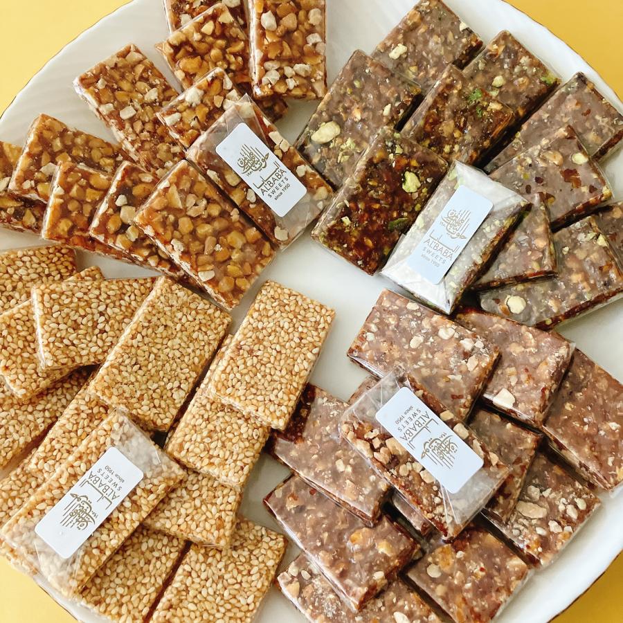 チョコレートデーツLa Ronda Chocolate Dates 80g 個別包装で6個入り 1個の食べごたえがあり1-2人には十分な量です ...