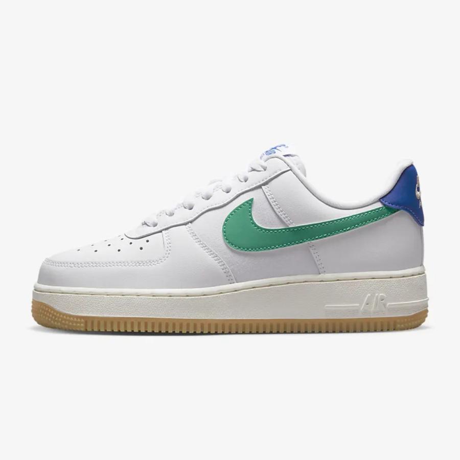 NIKE [ナイキ] エア フォース 1 '07 [W AIR FORCE '07] ホワイト/ゲームロイヤル/サンドドリフト/スタジアム ...