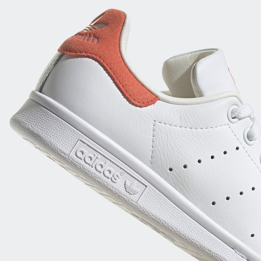 [アディダス] スタンスミス [STAN SMITH J] フットウェアホワイト/オフホワイト/プリラブドレッド HQ1855 国内正規品 ...