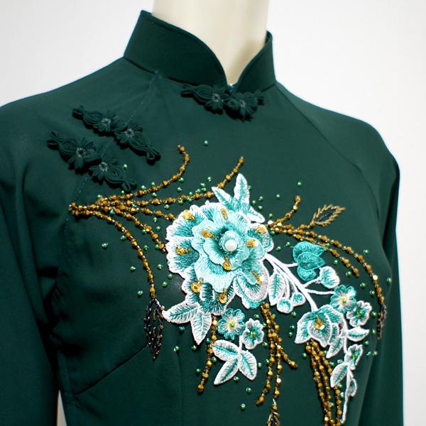 圧巻の美しさ!花刺繍モチーフアオザイ(Mサイズ) ※パンツ付き 圧巻の美しさ!花刺繍モチーフアオザイ(Mサイズ) ※パンツ付き