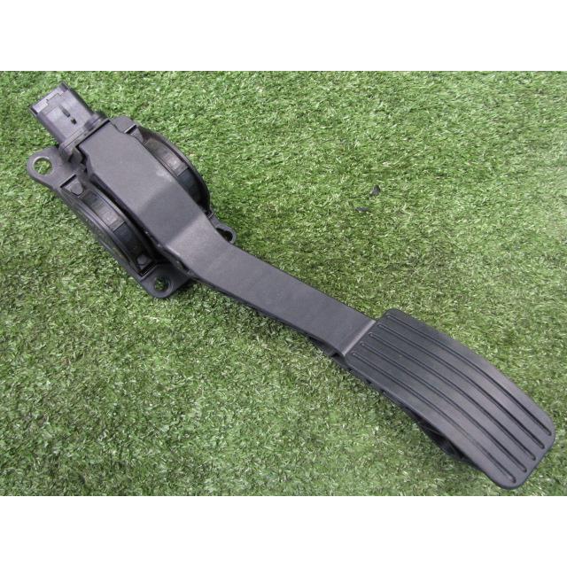 プジョー 206 T1NFU アクセルペダル 9643073280 送料【S】 : ASAHI-PARTS - 通販 - Yahoo!ショッピング