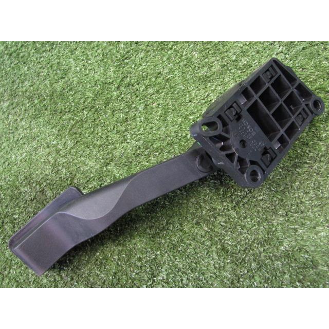 プジョー 206 T1NFU アクセルペダル 9643073280 送料【S】 : ASAHI-PARTS - 通販 - Yahoo!ショッピング