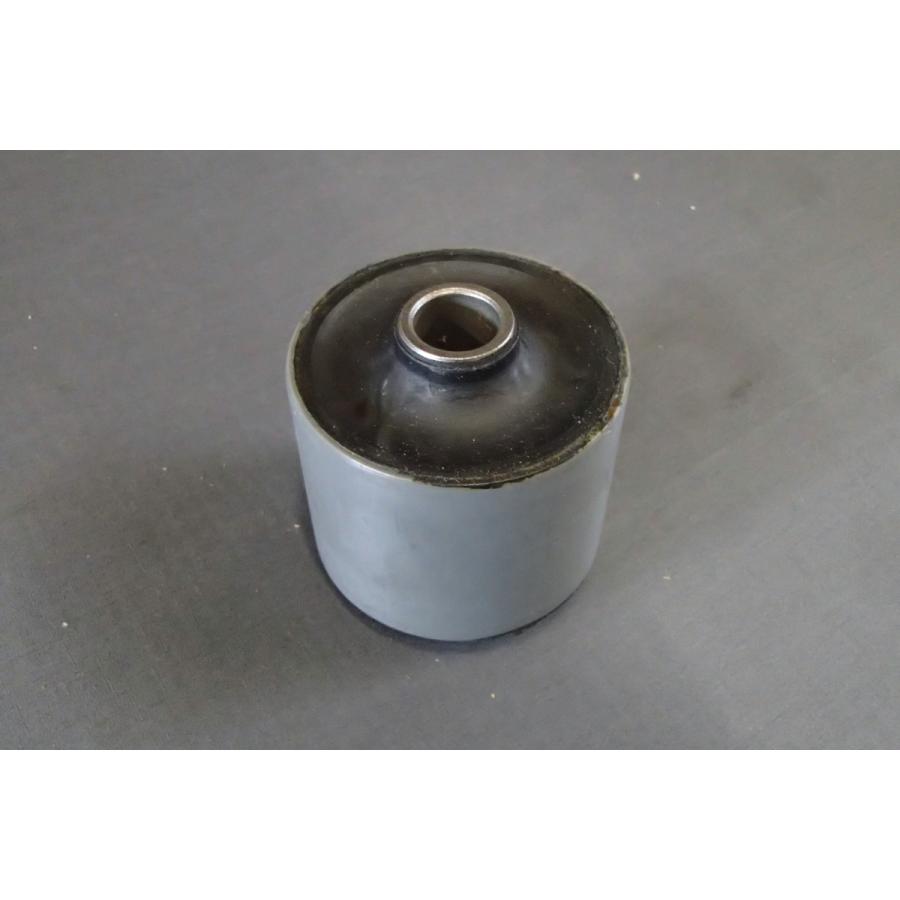 ランドローバー ディスカバリー2 ラジアスアームブッシュ フロント RBX101680 社外品 : 旭モータース - 通販 - Yahoo ...