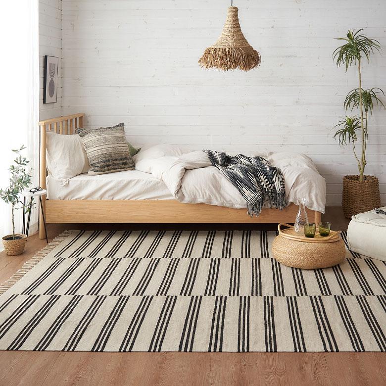 ラグ マット モノトーン ボーダー ストライプ インド製 約 200×250cm 夏用 カーペット コットン フリンジ付き インテリア おしゃれ 北欧 アジアン 雑貨 34529 : アジア ...