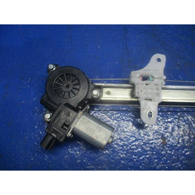 NV100クリッパー HBD-DR17V 右Fドアレギュレータ・モーター Z2S 80700-4A02B : as-shop3 - 通販 - Yahoo!ショッピング