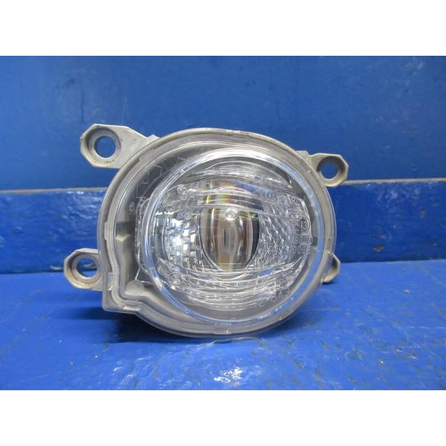 アクア 6AA-MXPK11 左フォグランプ 4Y3 コイト 12-643 81221-52120 : as-shop3 - 通販 - Yahoo!ショッピング