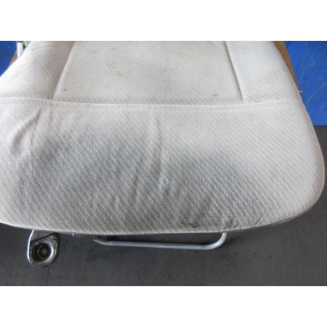 タイタン KK-WHF5T ドライバーシート A2W W613-88-110A 05 428824 : 220704000270500 : オート商会 - 通販 - Yahoo!ショッピング