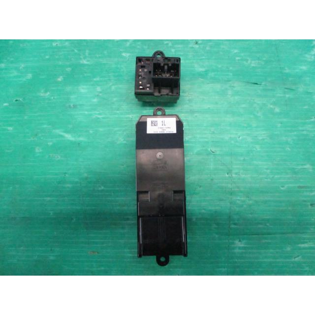 キャロル DBA-HB36S パワーウインドウスイッチ 1A70-66-350A 433615 : オート商会 - 通販 - Yahoo!ショッピング