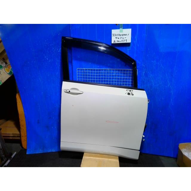 ヴォクシー DBA-ZRR70G 右フロントドア カラー/ 070 67001-28220 436673 : オート商会 - 通販 - Yahoo!ショッピング