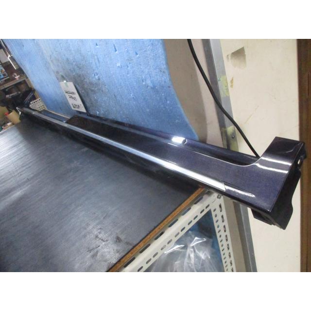 エスクァイア DAA-ZWR80G 右サイドステップ カラー/220 75850-28050-C2 438107 : オート商会 - 通販 - Yahoo!ショッピング