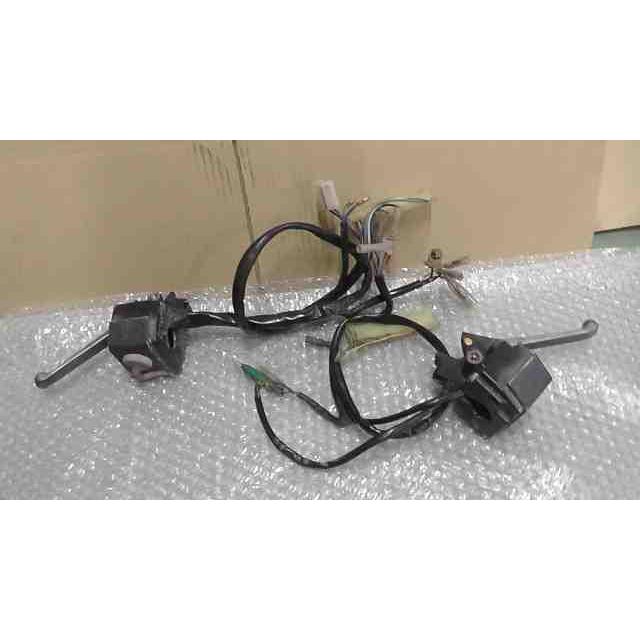 ジャイロX TD01-1827xxx の ハンドル スイッチ 左右 *1697690010 中古 : バイクパーツCITY - 通販 - Yahoo!ショッピング