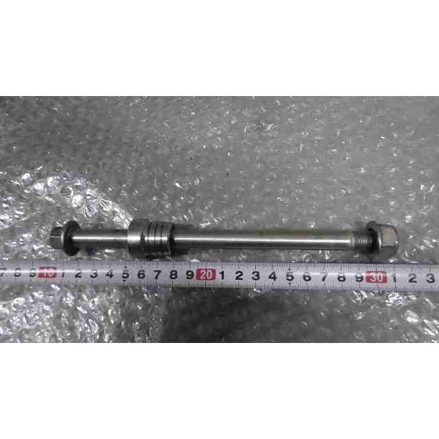 カブ50 AA04-1100xxx の フロントアクスルシャフト *1738810475 中古 : バイクパーツCITY - 通販 - Yahoo!ショッピング