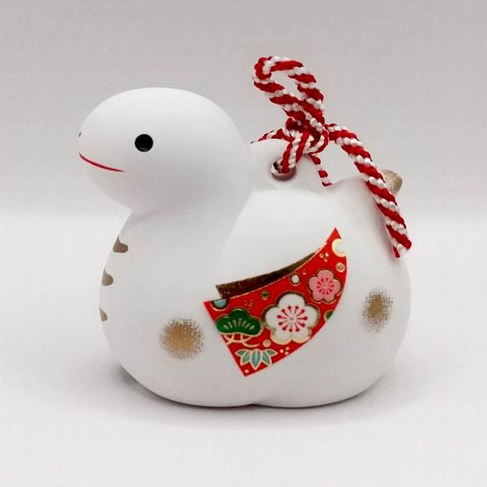 招福の干支置物 巳 白い蛇 高さ：約5.5cm 和風 雑貨 人形 置き物 インテリア オブジェ 年末年始 正月 / 薬師窯 [ 新品 ] : eto2025-hebi43-hcs-a : 模型 ...