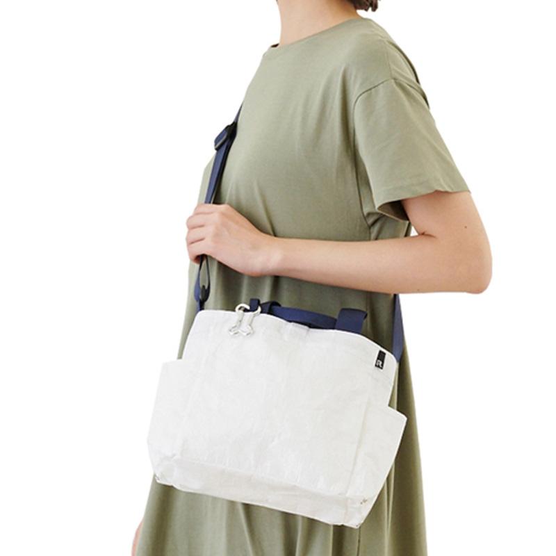 ROOTOTE ルートート お散歩バッグ 1434 通販 トートバッグ SQUARE スクエア Tarp レジャーシート素材 水抜き穴付き 犬 散歩 ドッグ 2way ショルダーバッグ ...