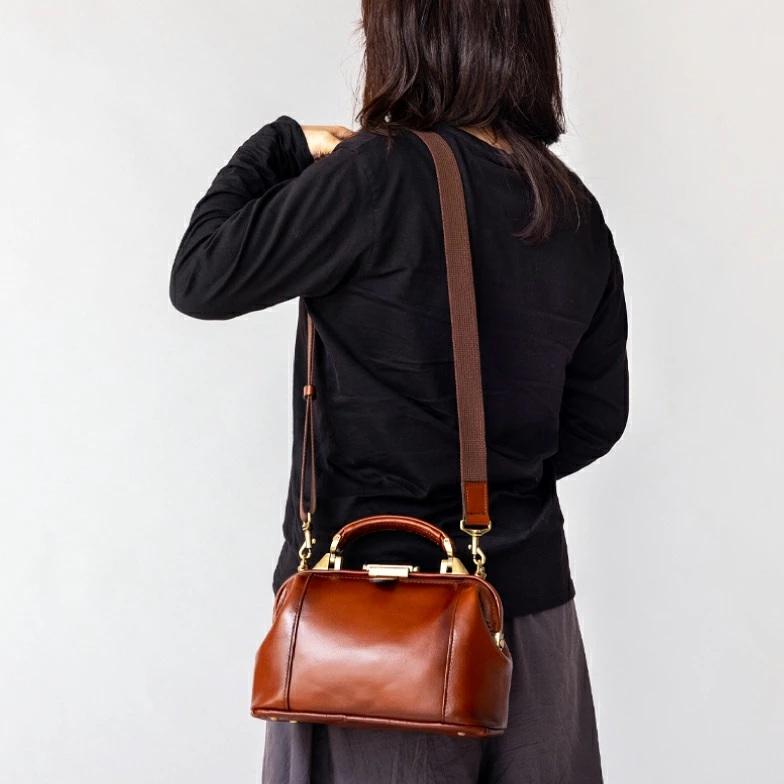 Gem Basic ダレスバッグ セカンドポーチ ショルダーバッグ 小さめ 牛革 レザー 手付き 肩掛け 豊岡製 アンティーク調 ブランド GEM BASIC 1522 お出掛け 冠婚葬祭 ...