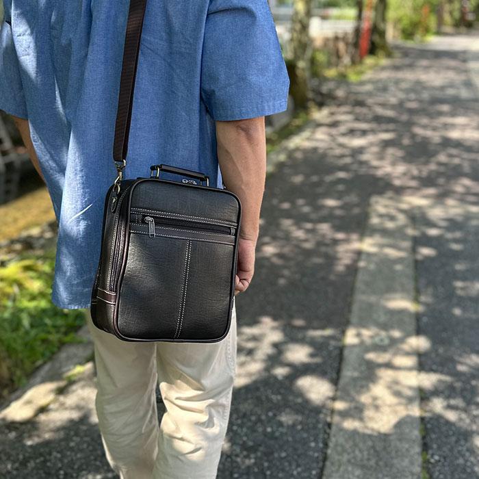 CRADLE RIVER ショルダーバッグ メンズ 小さめ 2way 2層 大開き 持ち手 16470 ワンショルダー 斜め掛け 縦型 冠婚葬祭 結婚式 お散歩 お出掛け 通院 黒 鞄倶楽部 ...