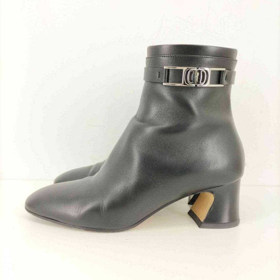 Salvatore Ferragamo(サルヴァトーレフェラガモ) ブーティーバラチェーン ショートブーツ レディース  6 1/2【中古】【ブランド古着バズストア】 FERRAGAMO（フェラガモ） Salvatore Ferragamo(サルヴァトーレ