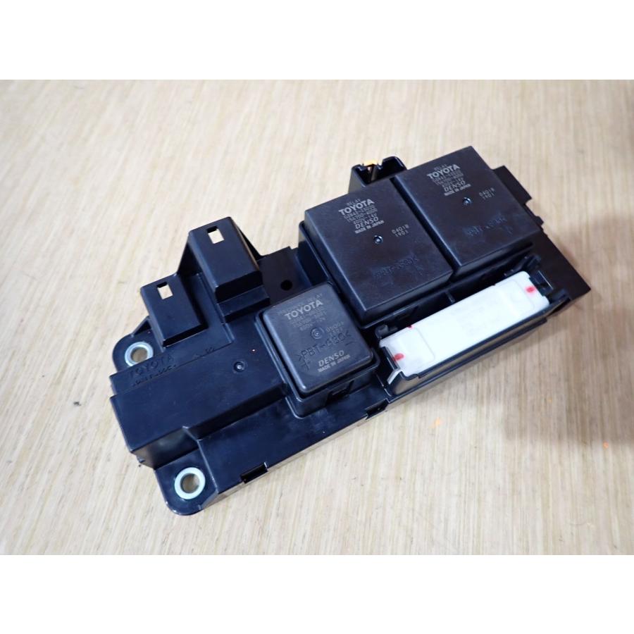 H24 アクア NHP10 HVバッテリー中リレー : 502001 : エスエスエーパーツ2号店 - 通販 - Yahoo!ショッピング