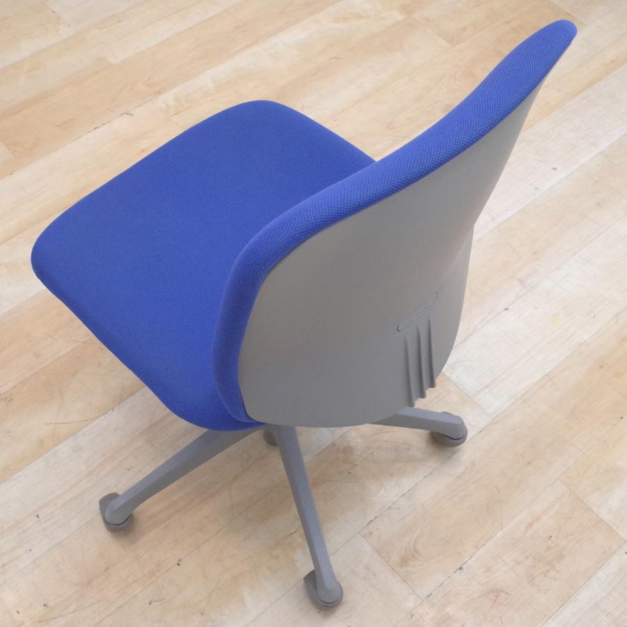 オカムラ オフィスチェア okamura CG-R CN33CR 肘無しオフィスチェア ブルー ワークチェア 事務椅子 布張り ローバック KK15407 中古オフィス家具 : ビックリユース ...