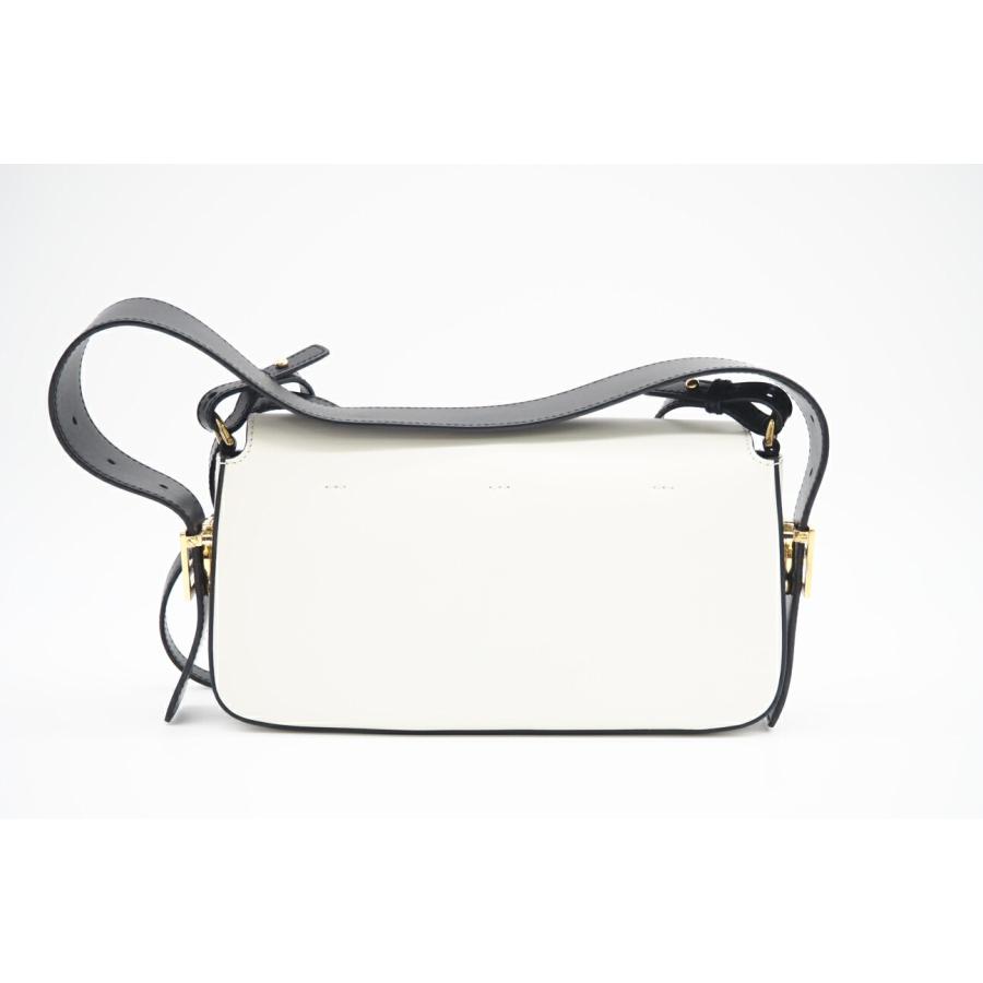 FENDI（フェンディ） ☆3日以内返品可☆ レザー バケット ツイスト