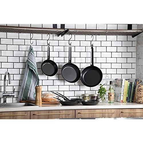 遠藤商事(Endo Shoji) TKG 鉄フライパン 20cm 内径×深さ(mm)203×40底径(mm)135板厚(mm)2.3 質量(kg)0.80 IH対応 厚板黒皮仕様で均一な熱伝導 ...