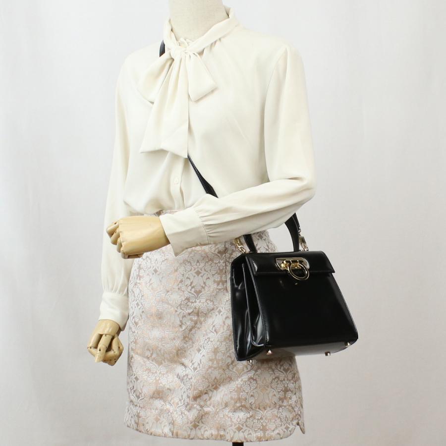 フェラガモ FERRAGAMO ハンドバッグ ブランド ガンチーニ 21-2193 0749021 NERO ブラック bag-01 : fer21-2193011 : ビッグヒット ...