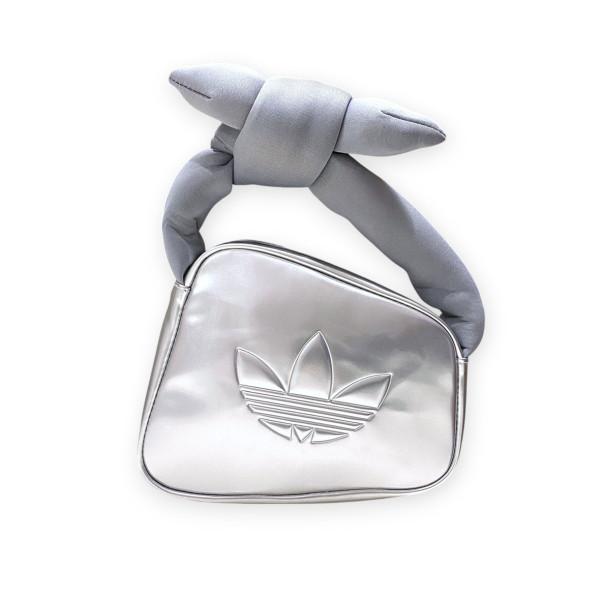 adidas Originals ミニ エアライナーバッグ （シルバー）（JC6010） : UNITEDPAZZO オンラインショップ ...