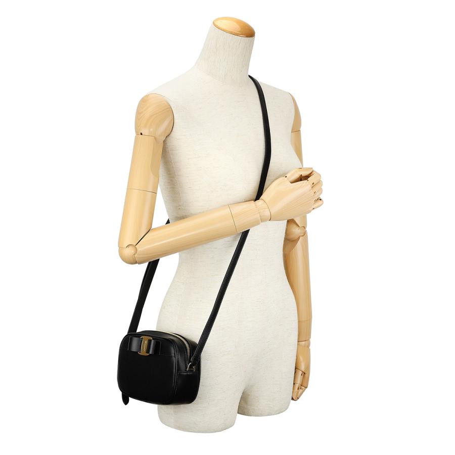 FERRAGAMO フェラガモ ショルダーバッグ ヴァラ リボン 21H498 FERRAGAMO フェラガモ ショルダーバッグ ヴァラ リボン 21H498
