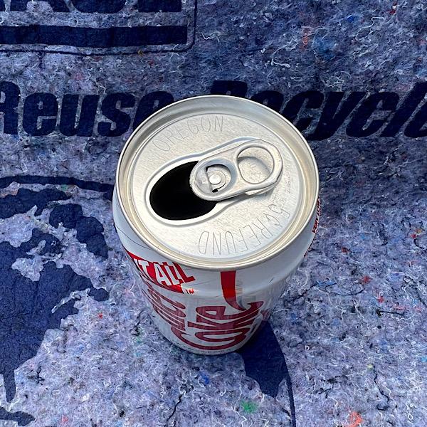 ヴィンテージ Vintage Mickey's Toontown Diet Coke 1992 Empty Can Roger Rabbit ...