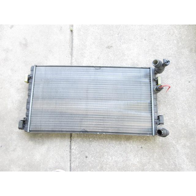 H15 VW ニュービートル ビートル 9CAWU 9C ラジエーター 177137 4400 :220614503820400:ぶひん屋 ヤフーショップ - 通販 - Yahoo!ショッピング