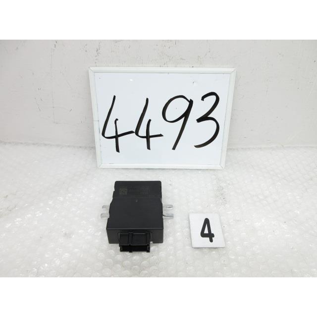 27年 BMW 118i Mスポーツ 1R15 F20 (4)燃料ポンプコントロールユニット 16147447895 183744 4493 ...