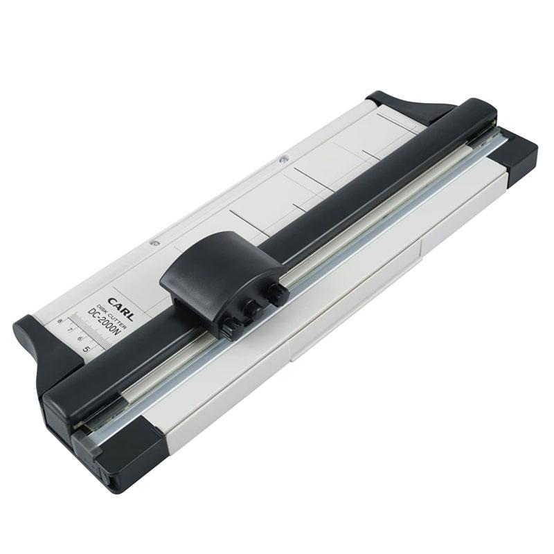 【送料無料】カール／ディスクカッター・スリム A4 10枚（DC-2000N）板面が折りたためる軽量モデルのスライド式裁断機 CARL : dc-2000n : ぶんぐる - 通販 ...