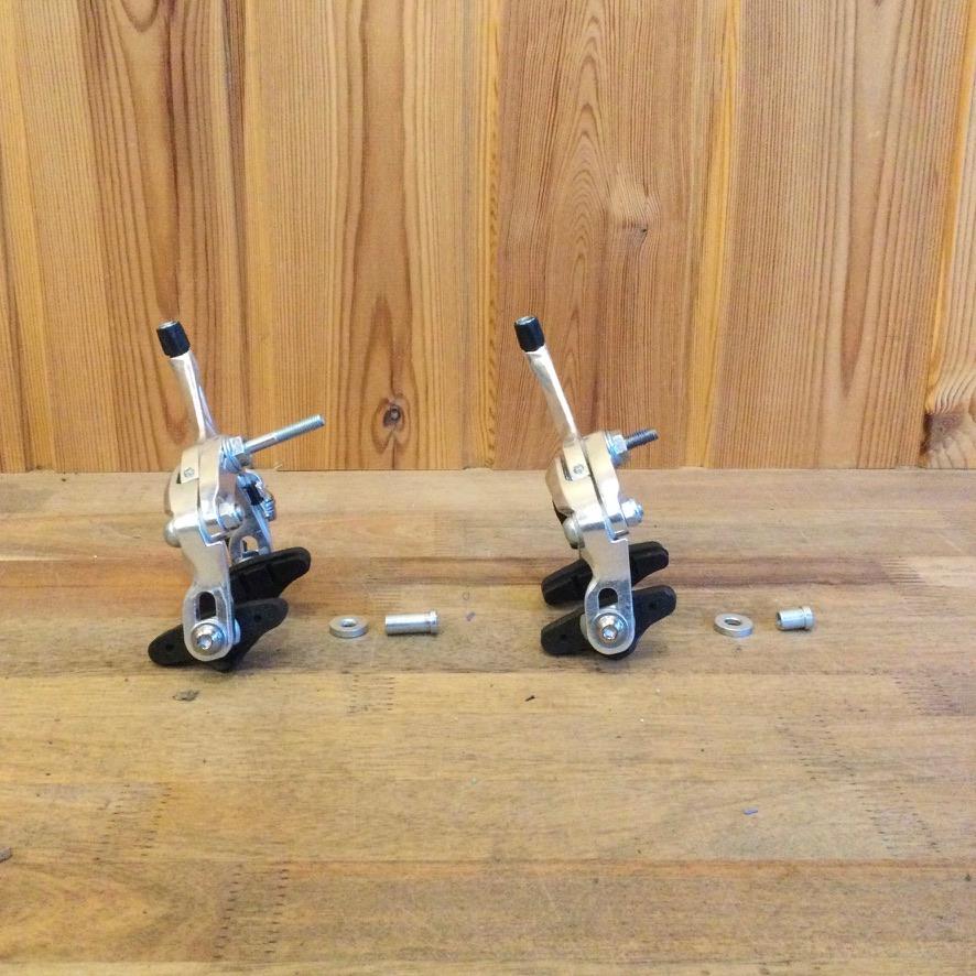 ARAI アライ ダブルピボットキャリパーブレーキ AC300 シルバー／ブラック :ac300:Calm - 通販 - Yahoo!ショッピング