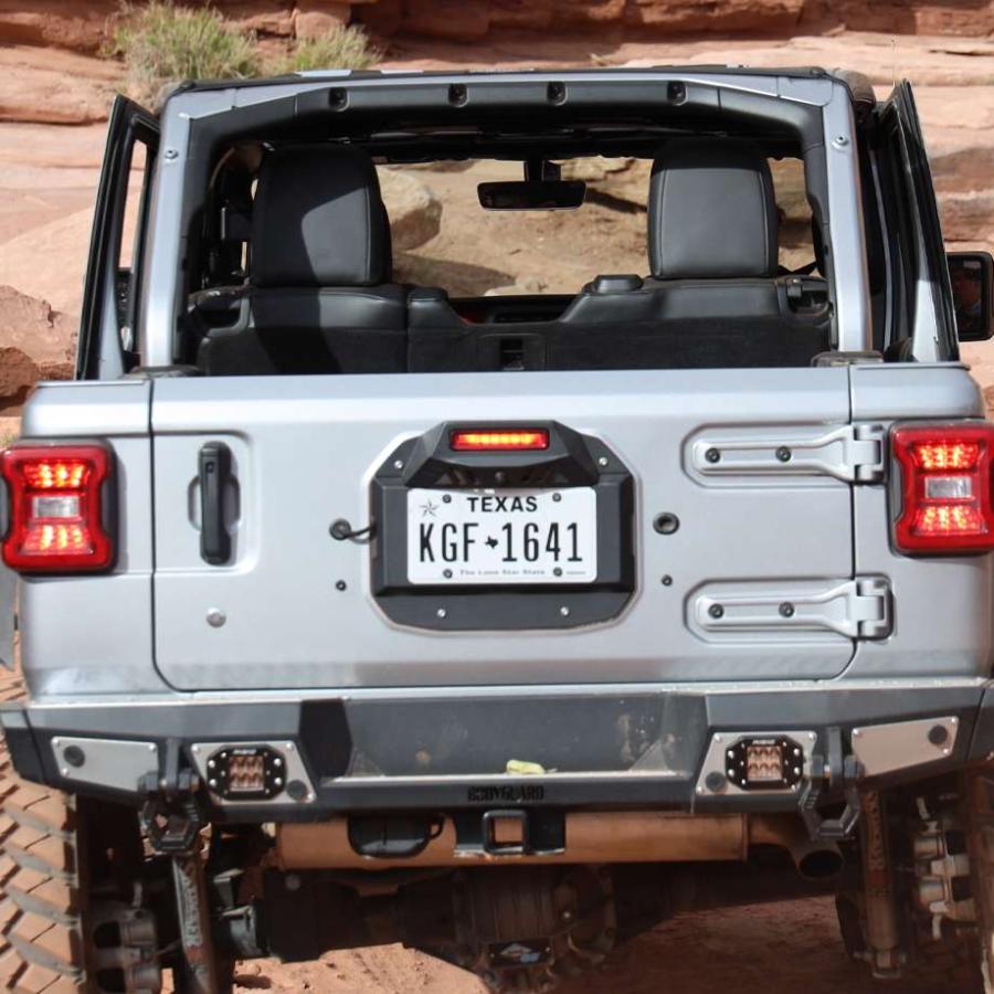 カリフォルニアマッドスター 18y- ジープ ラングラー JL | テールゲートライセンスプレートホルダー ブラック : 122784 : キャルウイングパーツセンターヤフー店 - 通販 ...