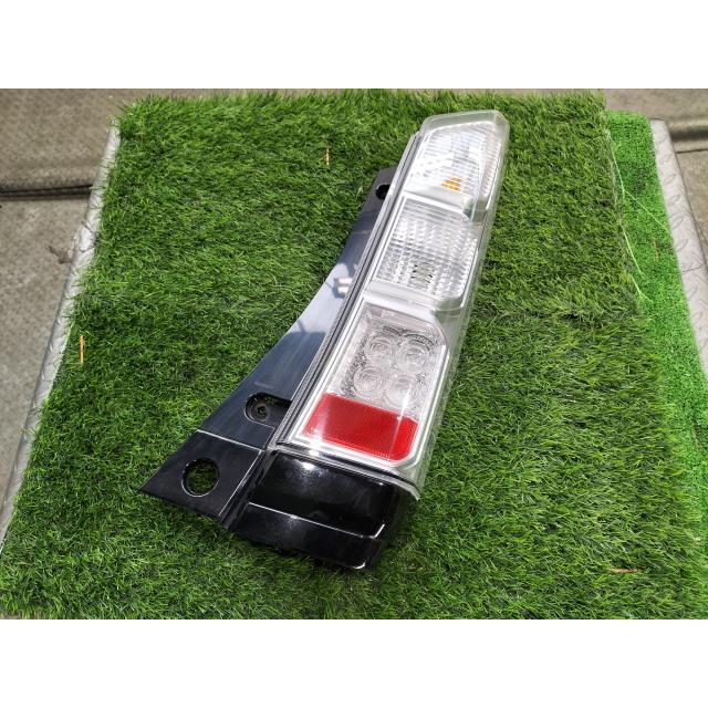 N-BOX N−BOX DBA-JF1 右テールランプ G NH850 33501-TY0-N01 : カーリボンパーツ 2号店 - 通販 - Yahoo!ショッピング