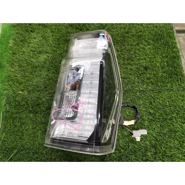 タント DBA-LA600S 右テールランプ カスタムRSトップエディションSA2 X07 81550-B2690 : カーリボンパーツ 2号店 - 通販 - Yahoo!ショッピング