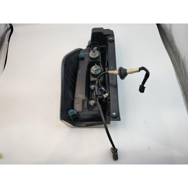 タント DBA-LA600S 右テールランプ カスタムRSトップエディションSA2 X07 81550-B2670 : カーリボンパーツ 2号店 - 通販 - Yahoo!ショッピング