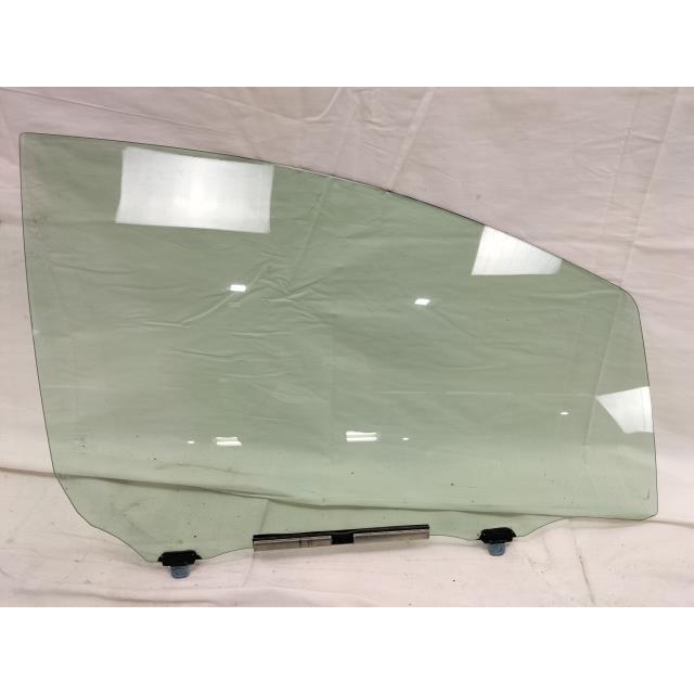 ヴィッツ DBA-KSP90 右Fドアガラス Fアドバンスエディション 4S8 68110-52180 : 231106000613130 ...