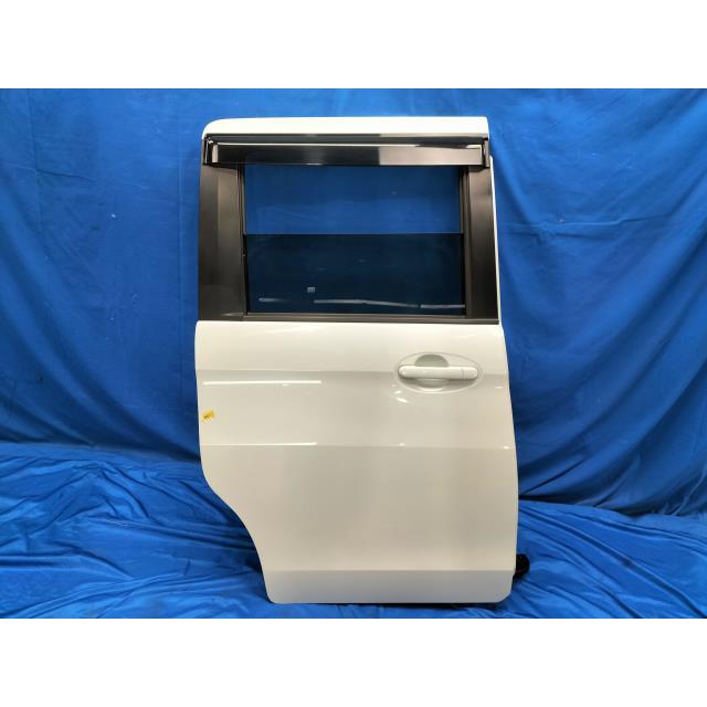 フレアワゴン DBA-MM32S 右RドアASSY XG Z7T 1A29-72-020A : 241003000213300 : カーリボンパーツ 2号店 - 通販 - Yahoo!ショッピング