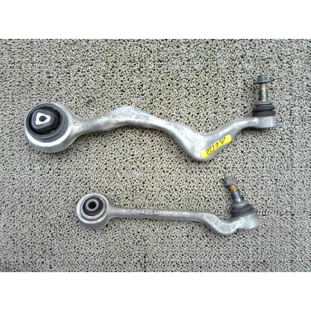 2009011・BMW X1 18i (E84 VL18 LV20) 【F右ロアアーム】 アッパー アーム 2点セット (87560268 ...