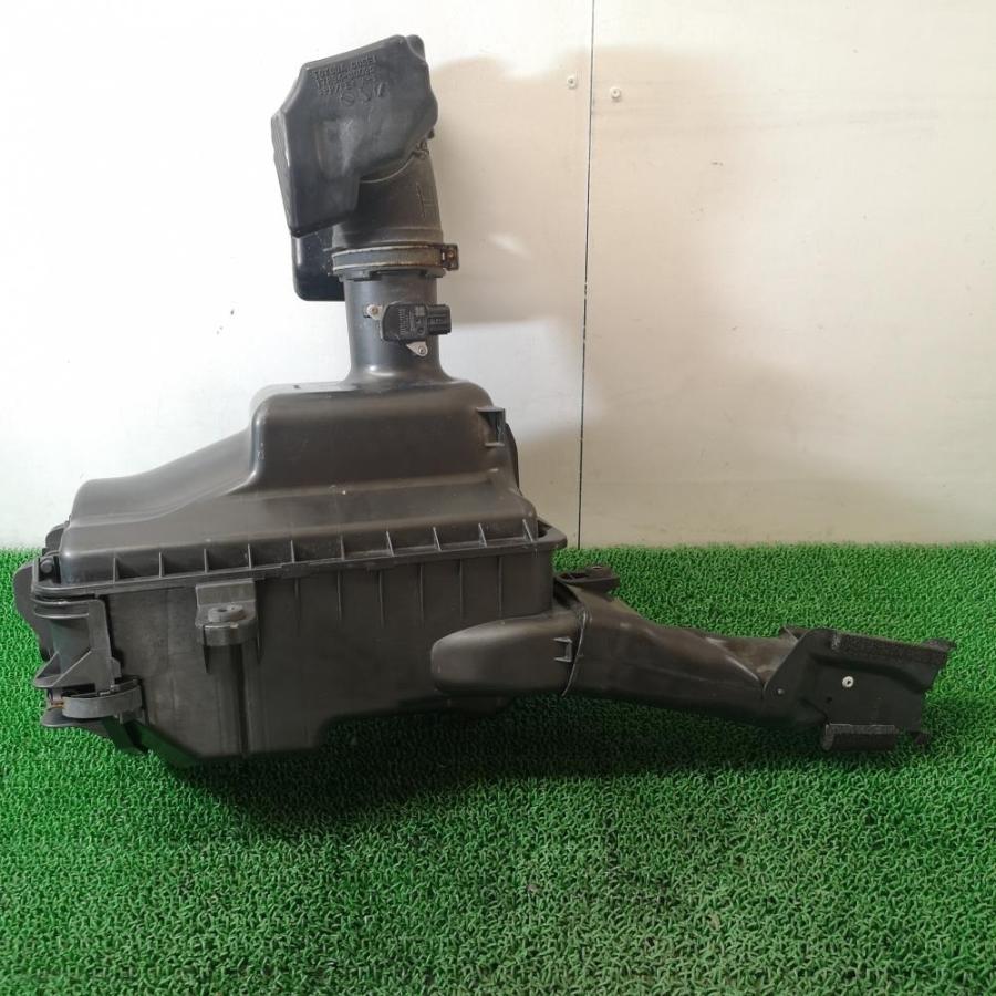 KDH201【エアクリーナーボックス】H28 トヨタ ハイエースバン DX 17750-30040 HIA2 : カージョーダン福岡本店 ...