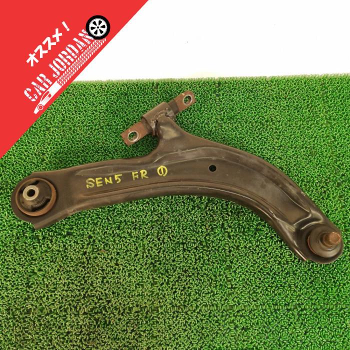 GFC27 前期【フロントロアアーム 右】54500-5TA0A H30 日産 セレナ ハイウェイスター Vセレクション (9.5万km ...