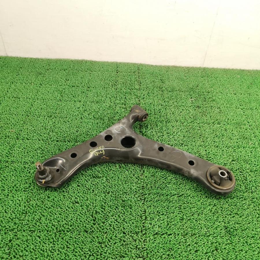 ZWR80G 前期【フロントロアアーム 左】48069-29255 H28 トヨタ エスクァイア ハイブリッド ベースグレード ESQ002 ...