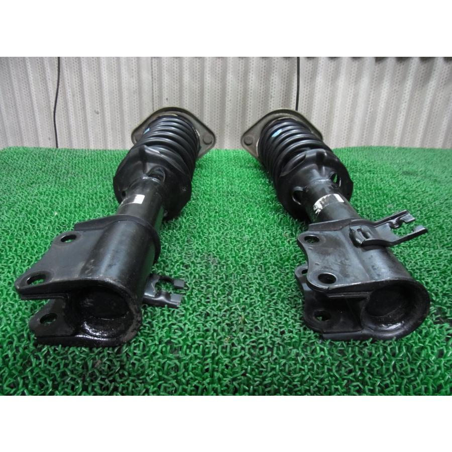 221012-E7 平成13年 キャリィトラック DA62T フロントストラット左右 :221012-7:中古部品のカーマテ1号店 - 通販 - Yahoo!ショッピング