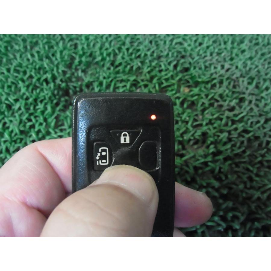 240830-鍵1 送料無料 ノア ZRR70 スマートキー 3ボタン 基盤番号 271451-6230 : 中古部品のカーマテ1号店 - 通販 - Yahoo!ショッピング