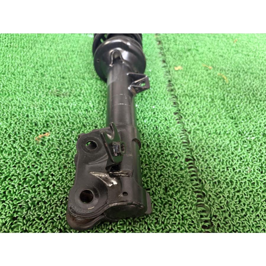 250404-C9 ゼストスパーク JE2 4WD 右フロント ストラット スタビライザー穴あり : 中古部品のカーマテ1号店 - 通販 - Yahoo!ショッピング