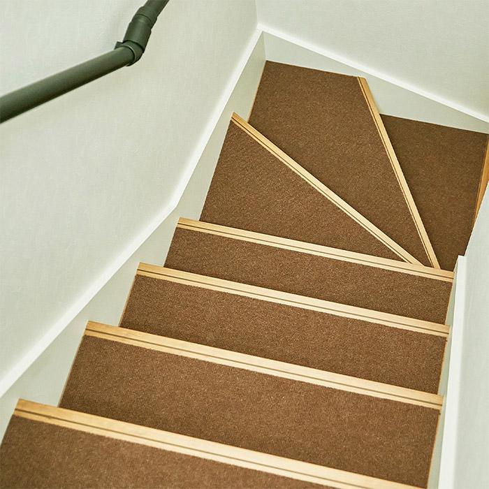 階段マット 90×21 cm 17枚入り 踊り場付き 日本製 吸着 滑り止め 洗える 消臭 フリーカット 階段用 ペット DIY マット 送料無料 : n-stairmat17-9021 ...