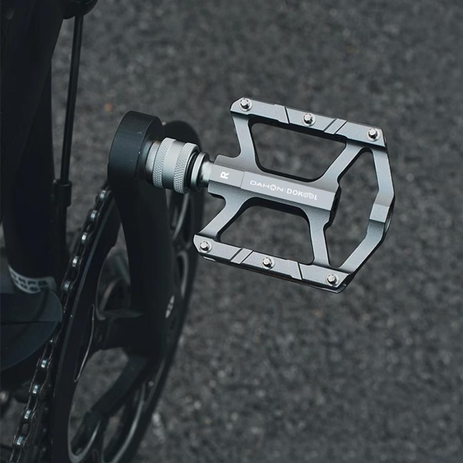 DAHON l DOKOOL (ダホン ドクール） 着脱式 ペダル トリプルベアリング チタンカラー 軽量 薄型 アルミ 輪行 折りたたみ自転車 脱着 防水 クイックリリース ...