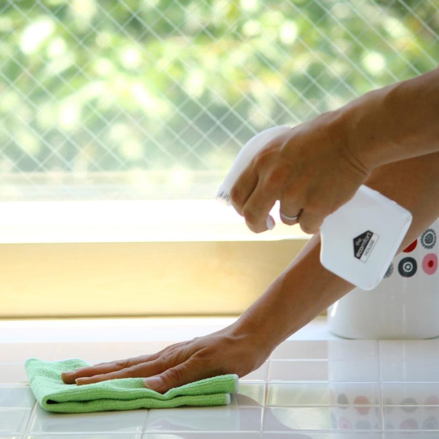 イーオクト ecomfortHouse スプレーボトル 180ml エコンフォートハウス デザインボトル 微細ミスト 液だれしない 小さくて使いやすい アルコールOK : cascata ...